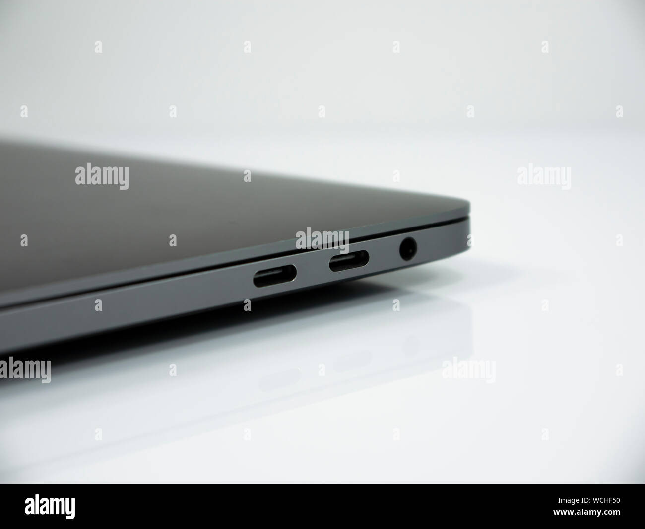 Laptop connectors hi-res stock photography and images - Alamy