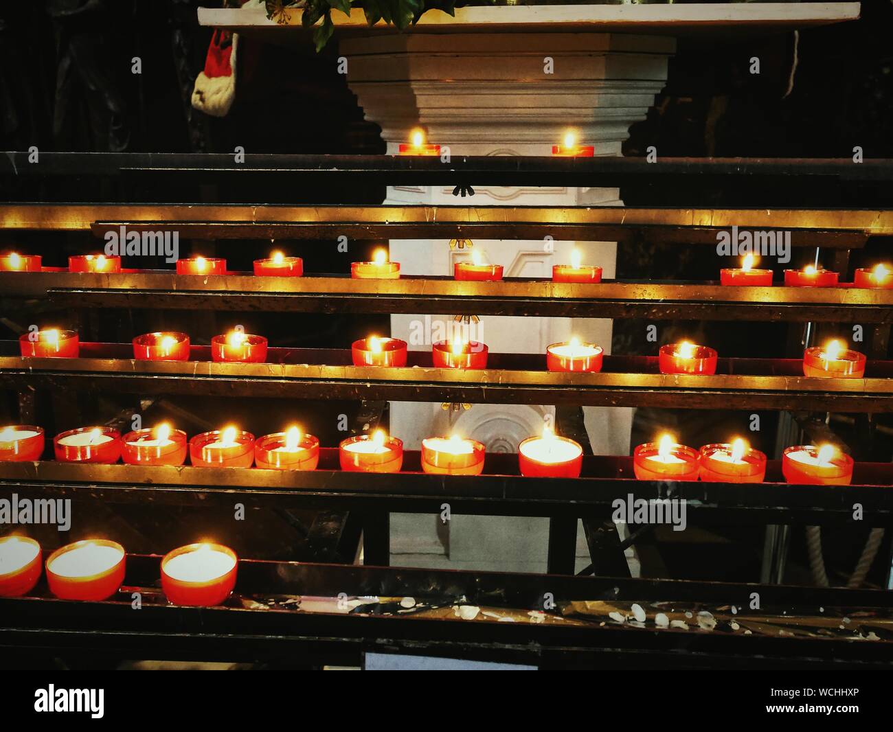 Lit temple hi-res stock photography and images - Alamy