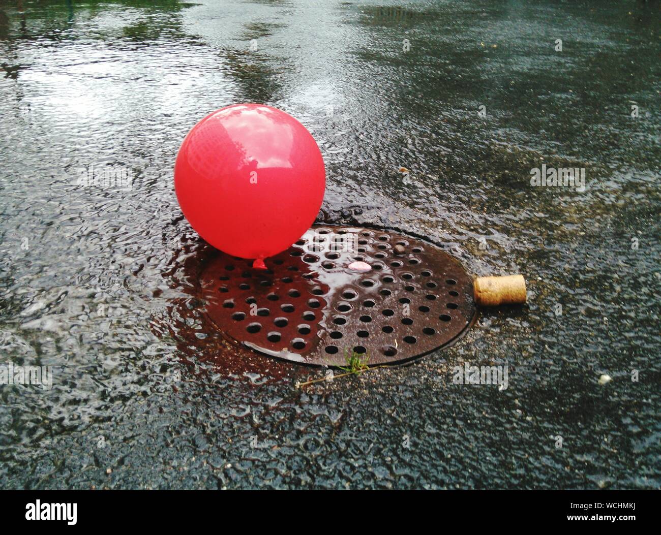 Wet manhole High Resolution Stock Photography and Images - Alamy