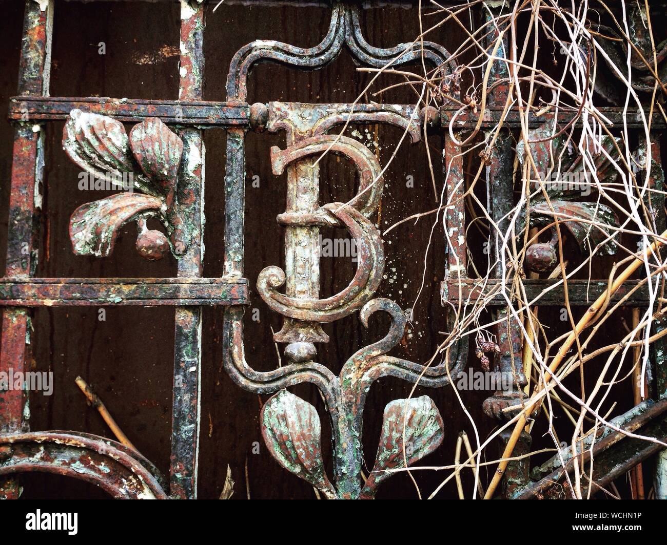 Gate b hi-res stock photography and images - Alamy