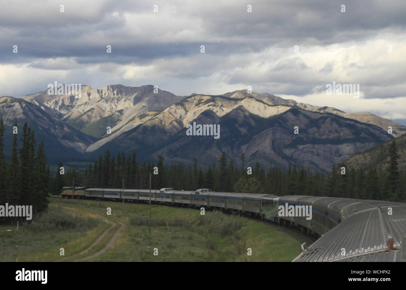 Train countryside hi-res stock photography and images - Alamy