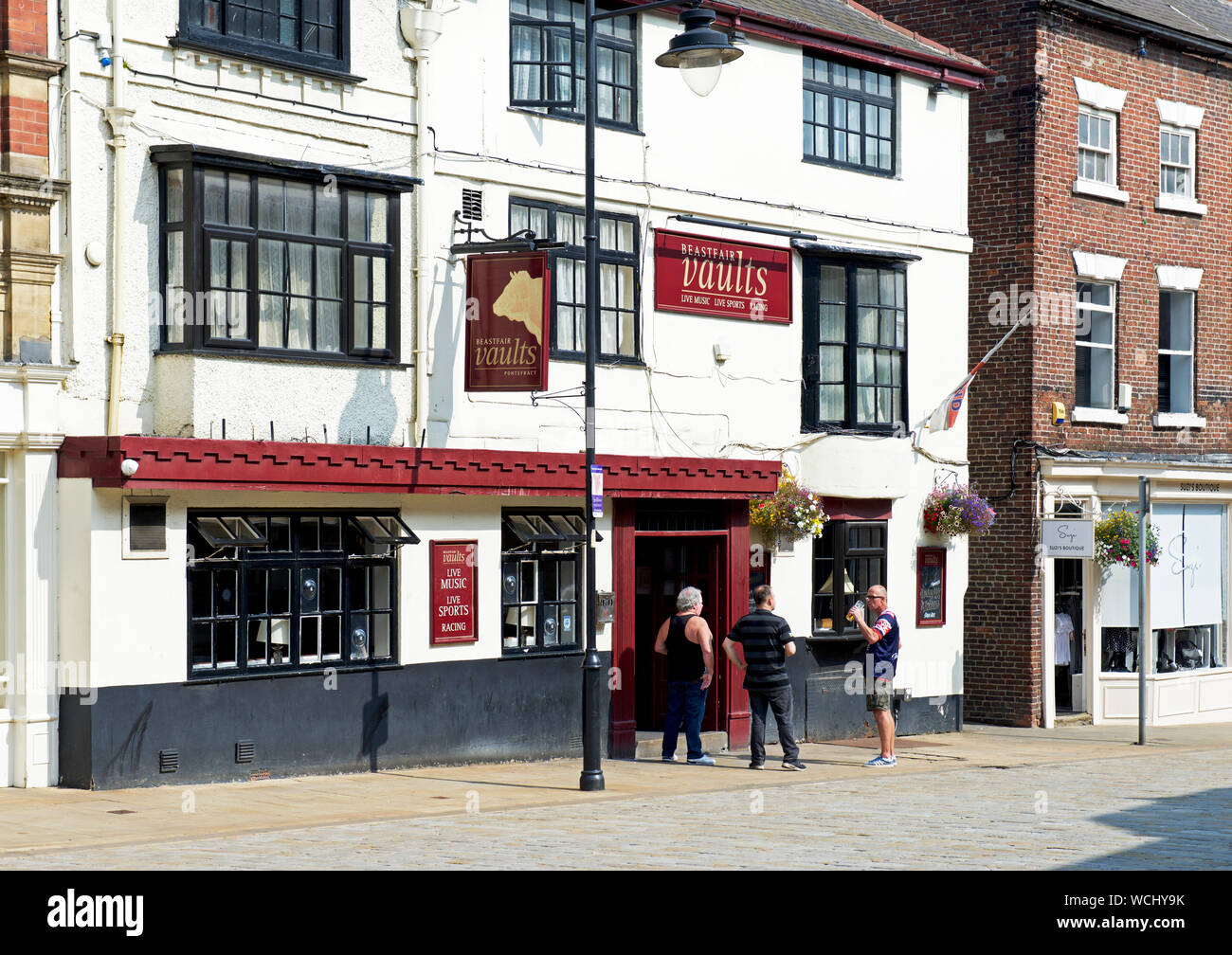 Pontefract west yorkshire centre town hi-res stock photography and ...
