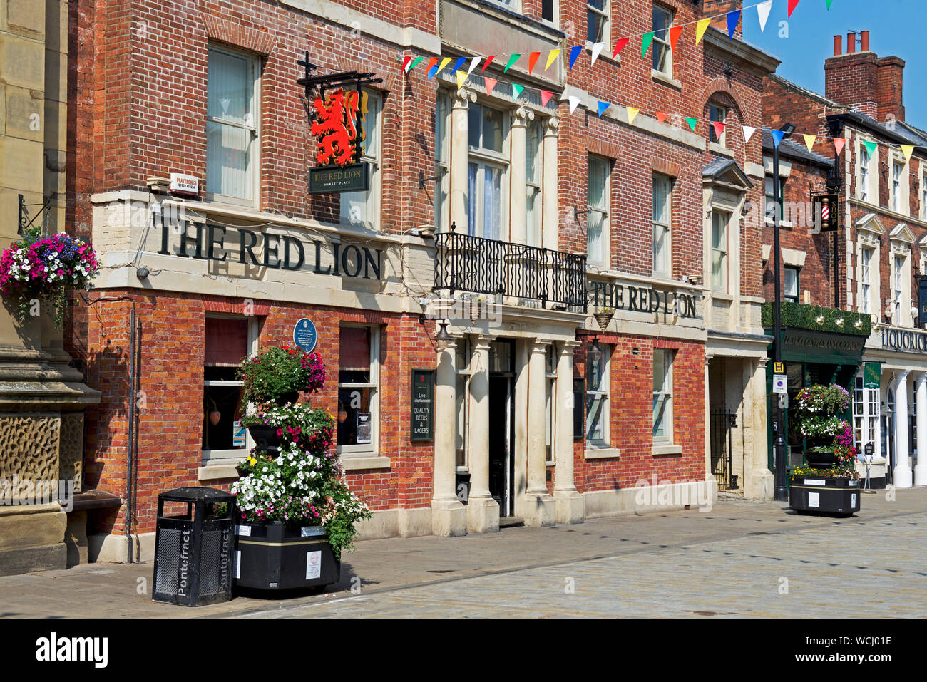 Pontefract west yorkshire centre town hi-res stock photography and ...