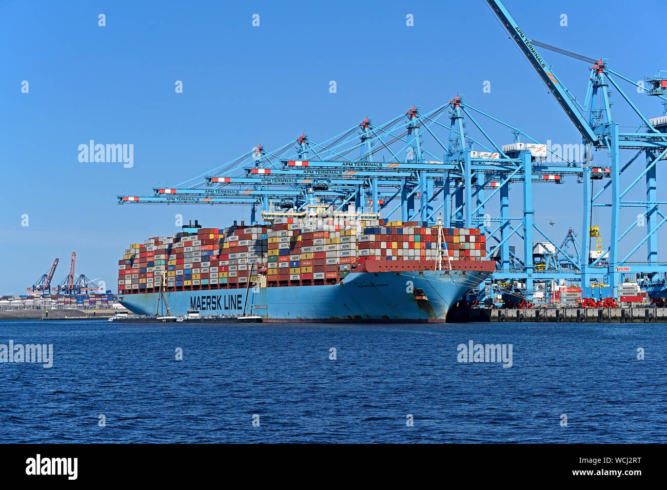 Maersk shipping container hi-res stock photography and images - Alamy