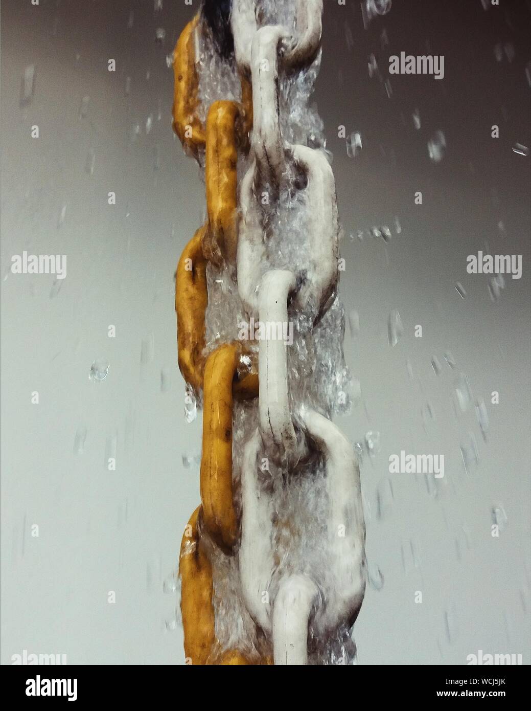 Water chains hi-res stock photography and images - Alamy