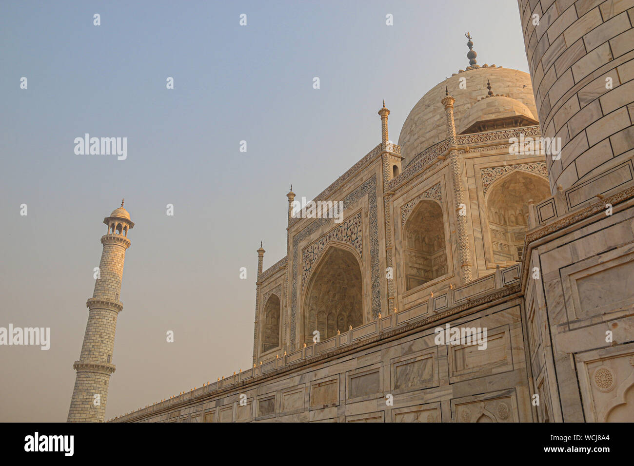 Taj mahal symmetry hi-res stock photography and images - Alamy