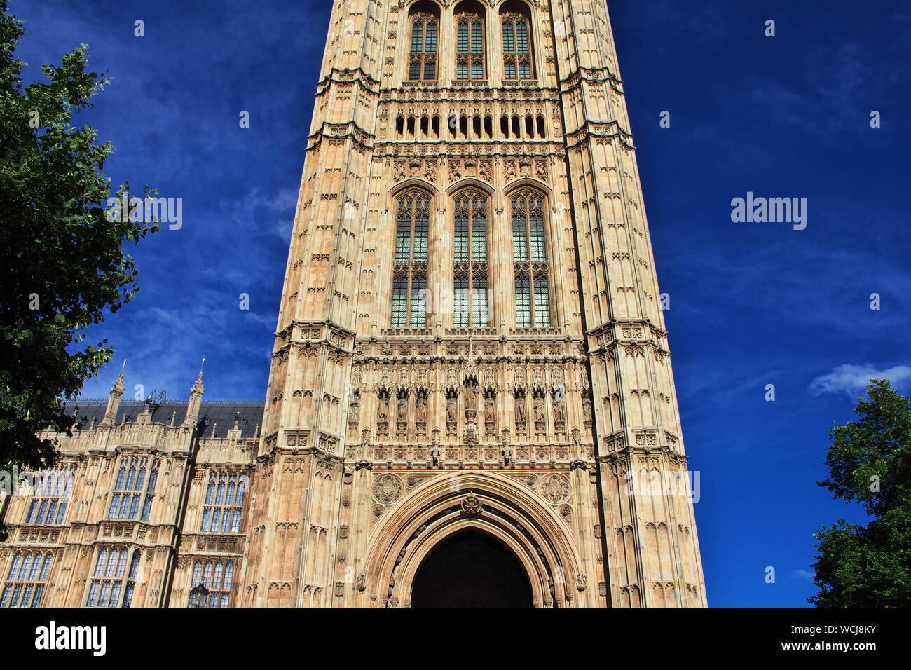 The building of British Parliament in London city, England Stock Photo ...