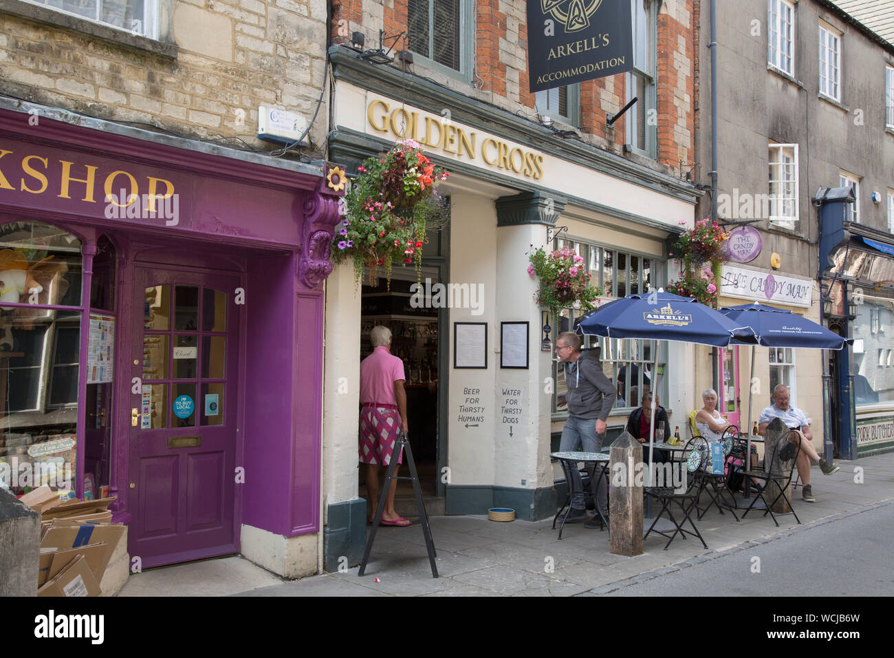 Golden cross cirencester hi-res stock photography and images - Alamy