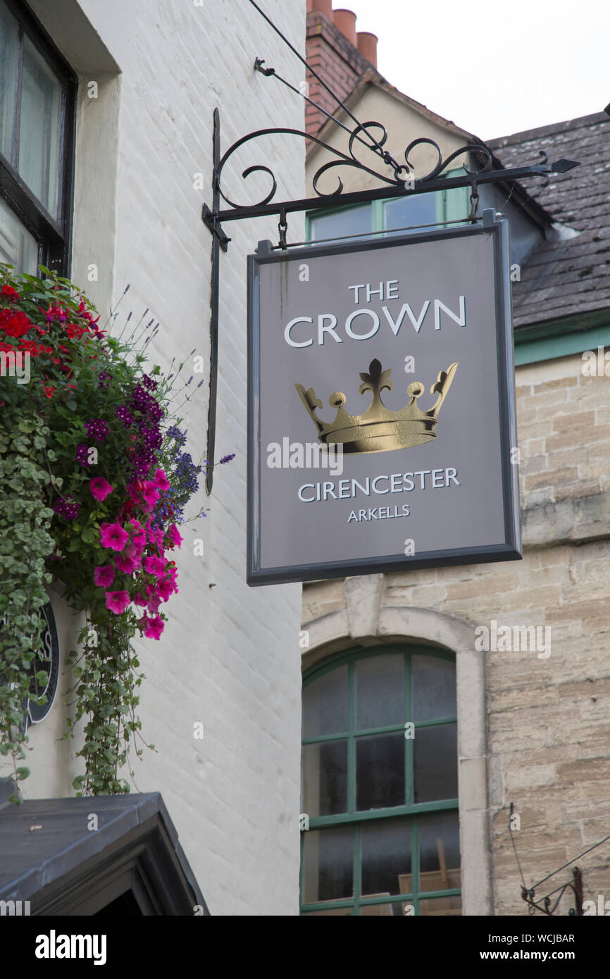 The Crown Pub Sign Stock Photos & The Crown Pub Sign Stock Images - Alamy