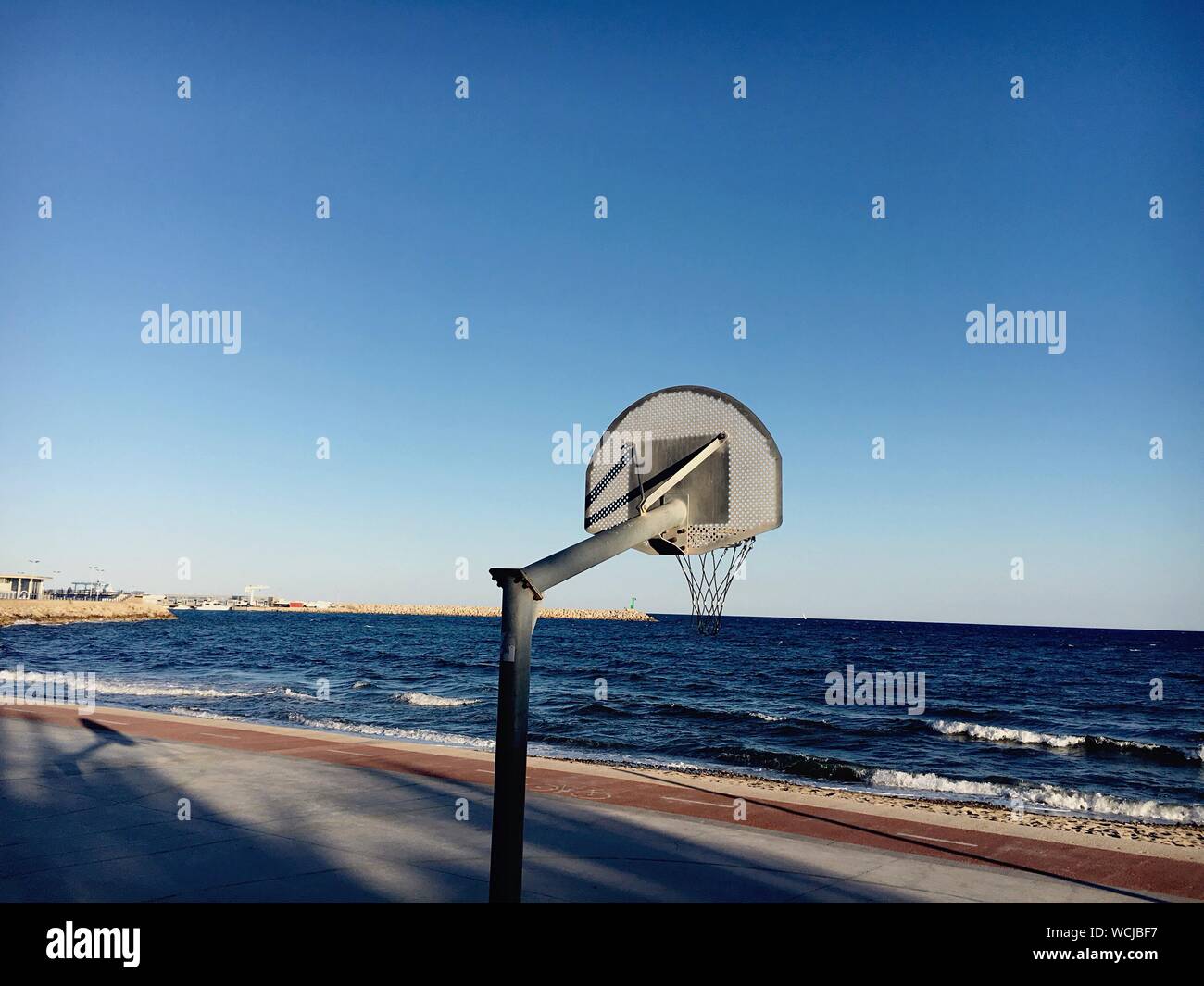 Basketball court sea hi-res stock photography and images - Alamy