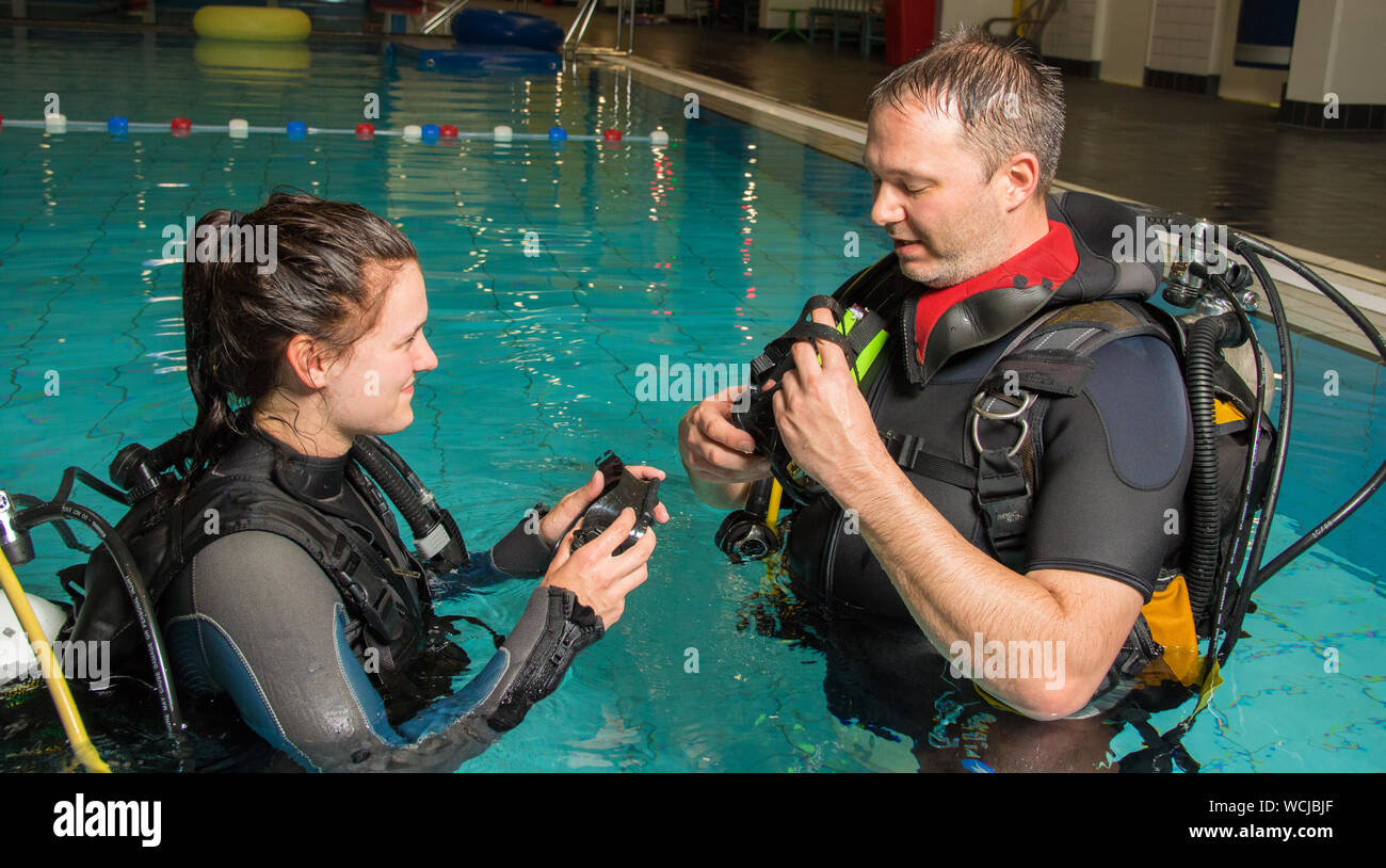 Scuba diving teaching hi-res stock photography and images - Alamy