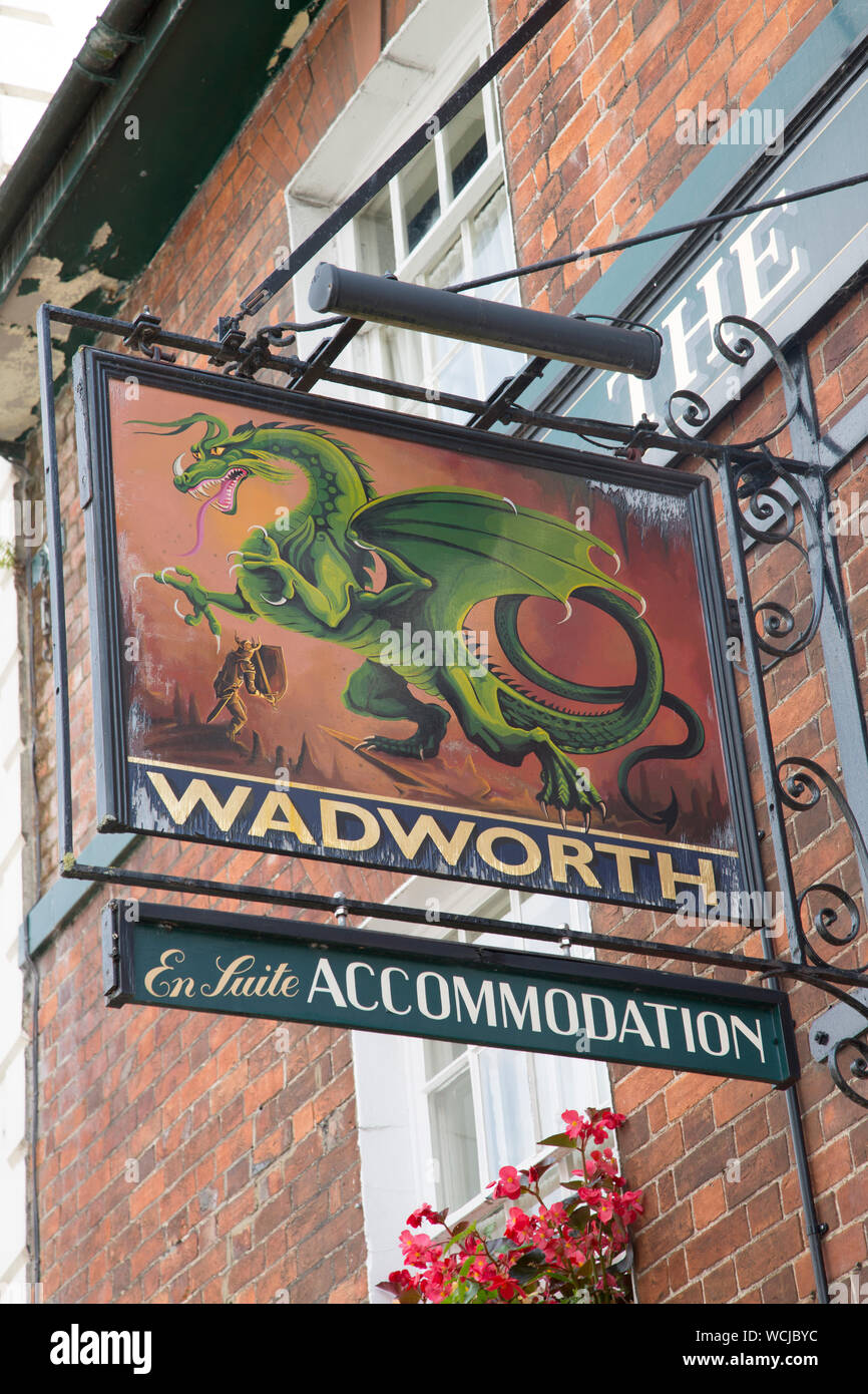 Green dragon pub sign hi-res stock photography and images - Alamy