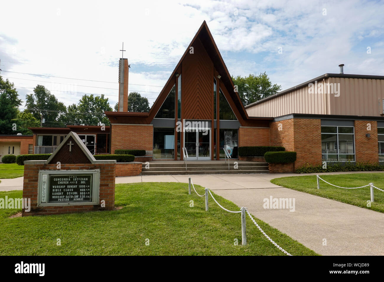 Springfield, IL/USA-8/25/19:An exterior view of a small midwestern ...