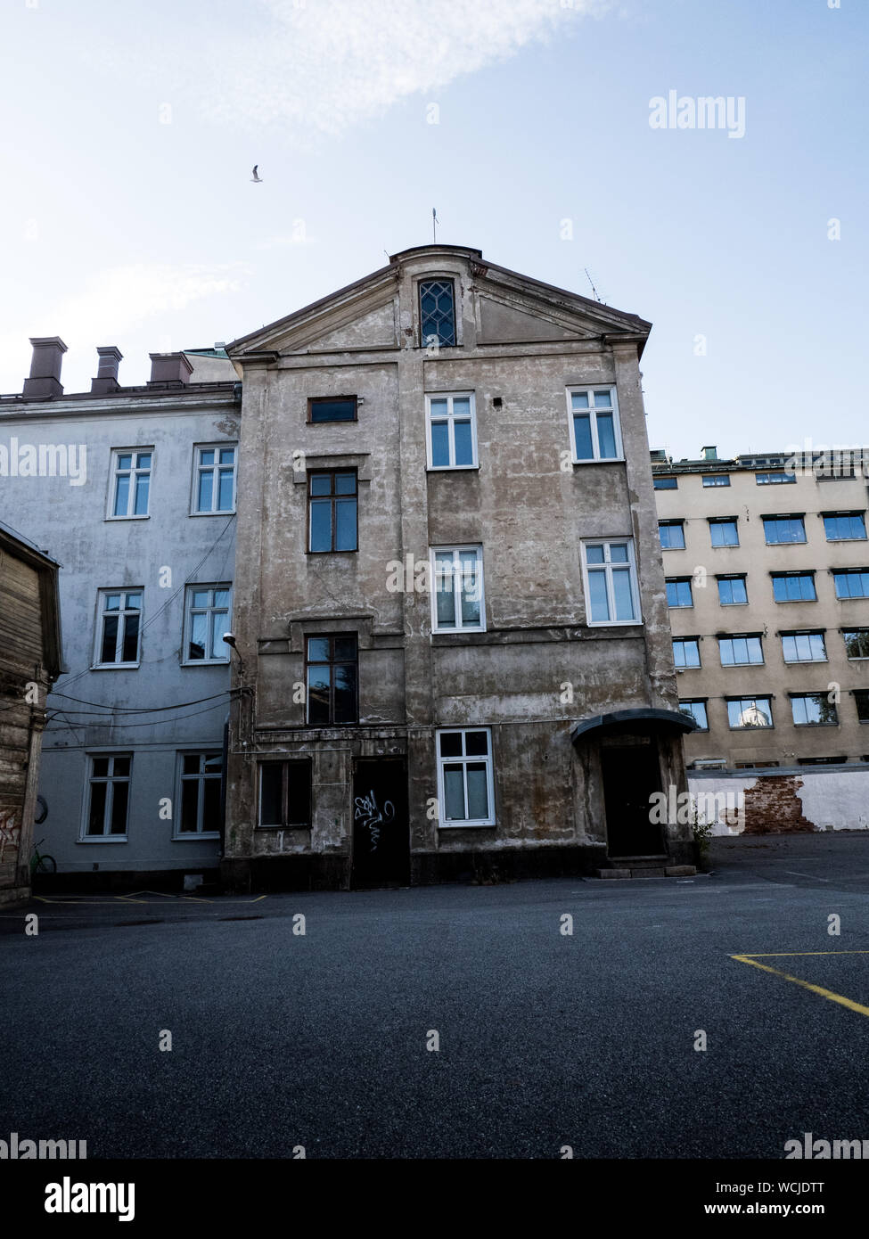 Run down brick hi-res stock photography and images - Alamy