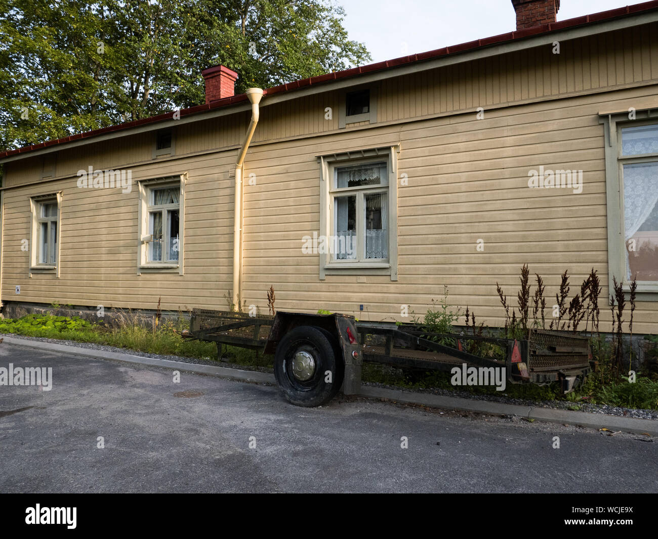 Old rusty trailer Stock Photo - Alamy