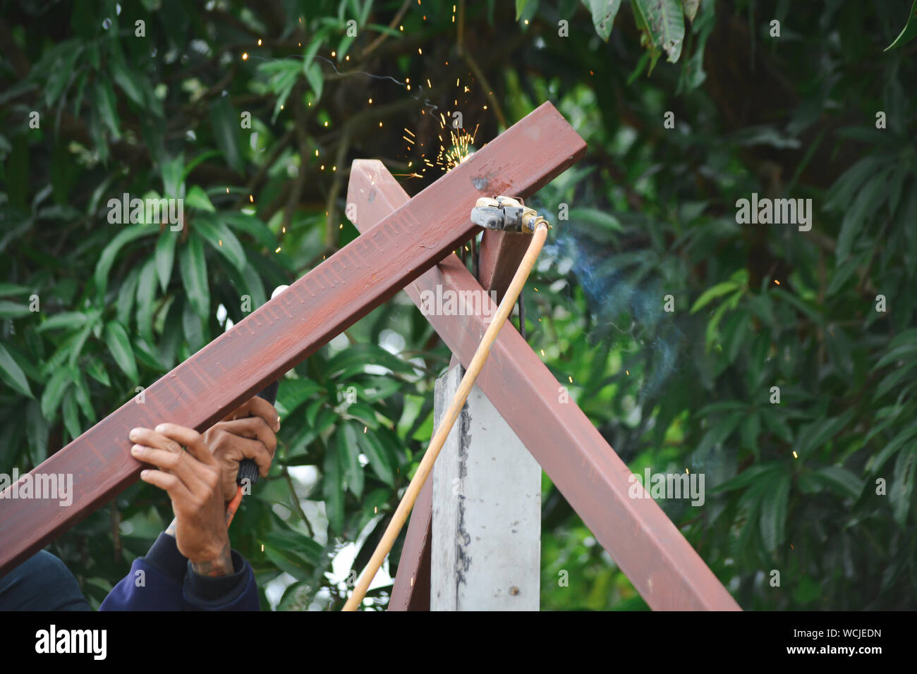 Tube welding hi-res stock photography and images - Alamy