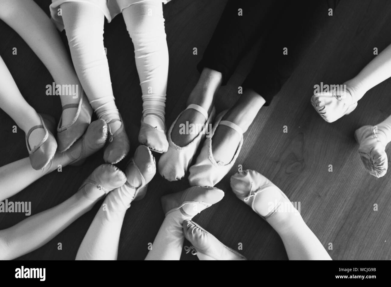 Dancers on the floor hi-res stock photography and images - Alamy