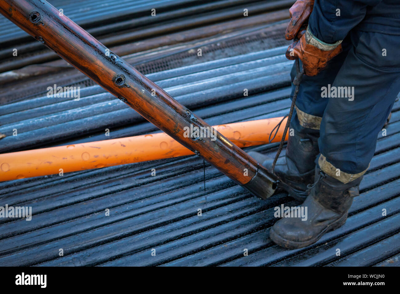 Perforation tool for perforate oil and gas well to make the hole on ...