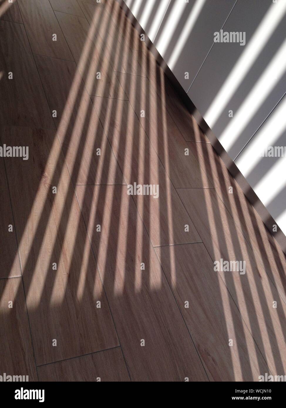 Sunlight falling floor day hi-res stock photography and images - Alamy