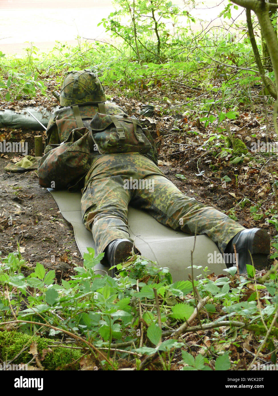 Army soldier lying relaxation sleeping hi-res stock photography and ...