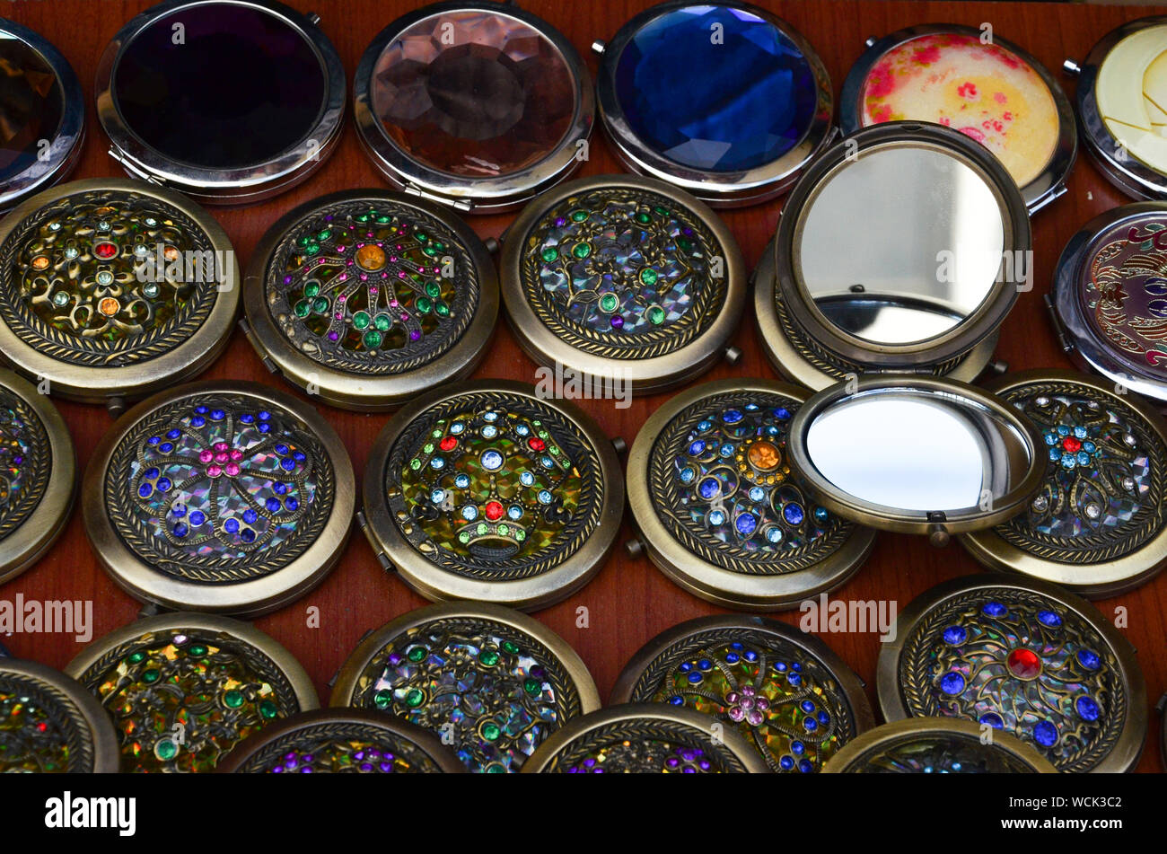 Pocket Mirror High Resolution Stock Photography and Images - Alamy