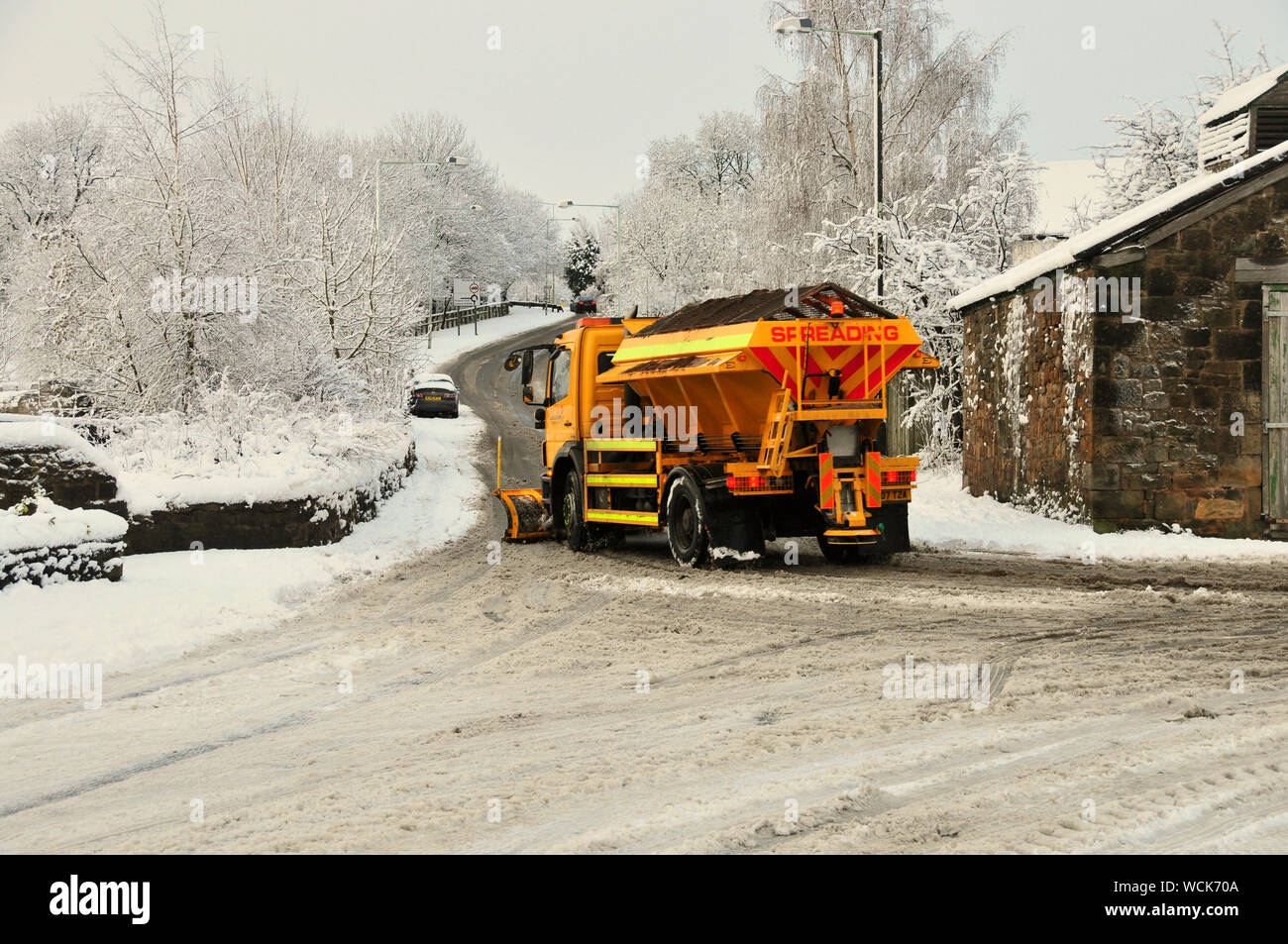 Council gritting vehicle hi-res stock photography and images - Alamy