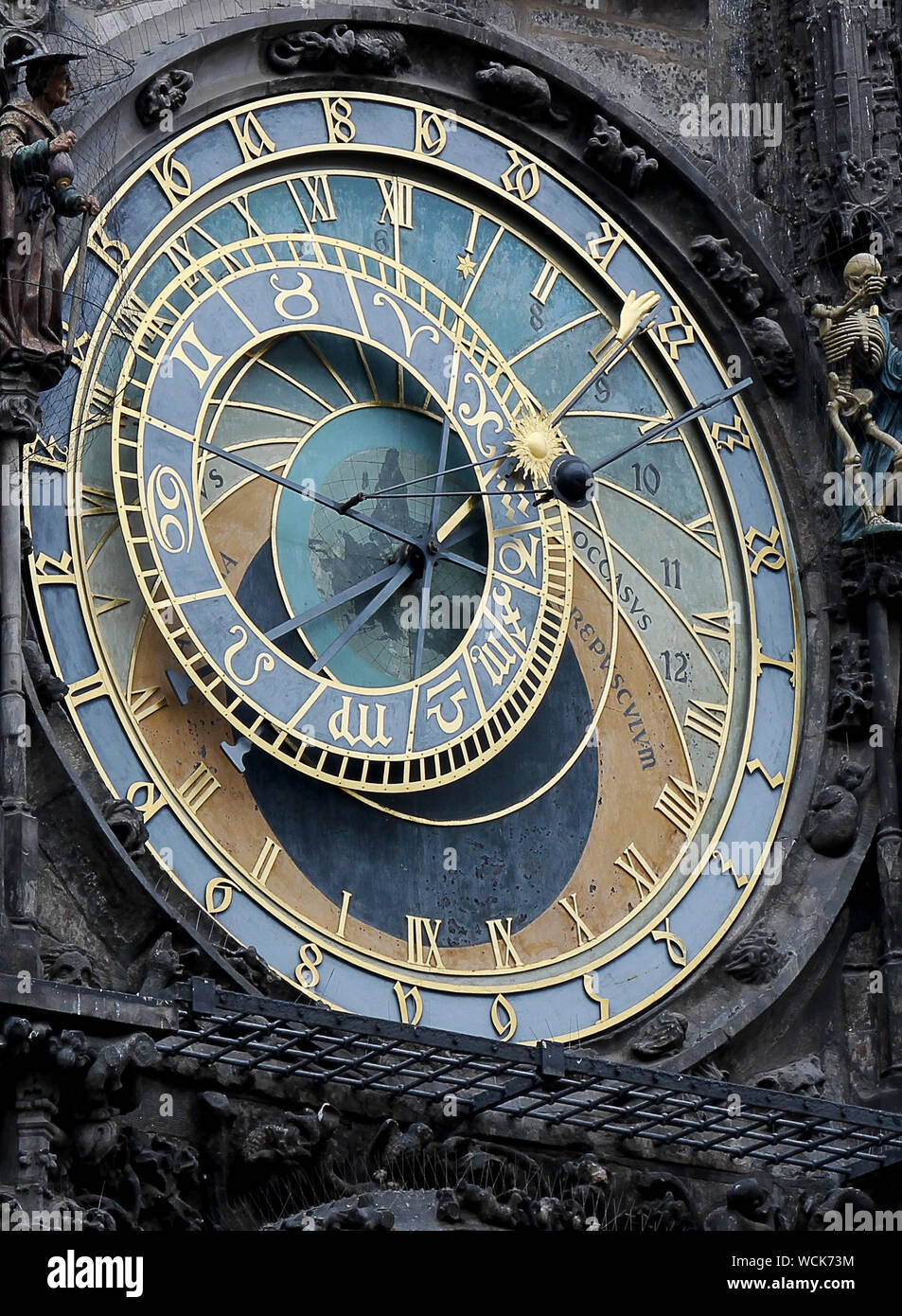 Clock face close up hi-res stock photography and images - Alamy