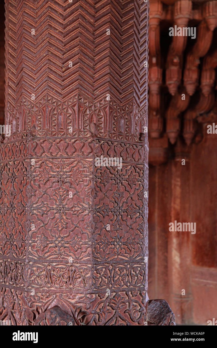 The famous central column supporting the Diwan-E-Khas (Diwan-i-khas), Fatehpur Sikri, Uttar ...