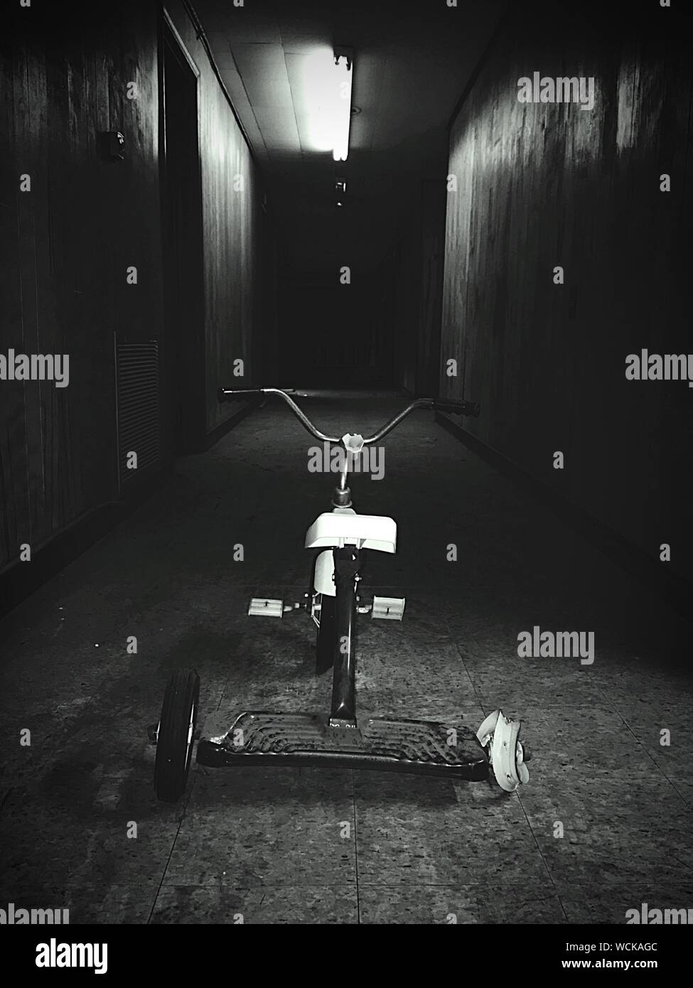 Damaged hallway hi-res stock photography and images - Alamy