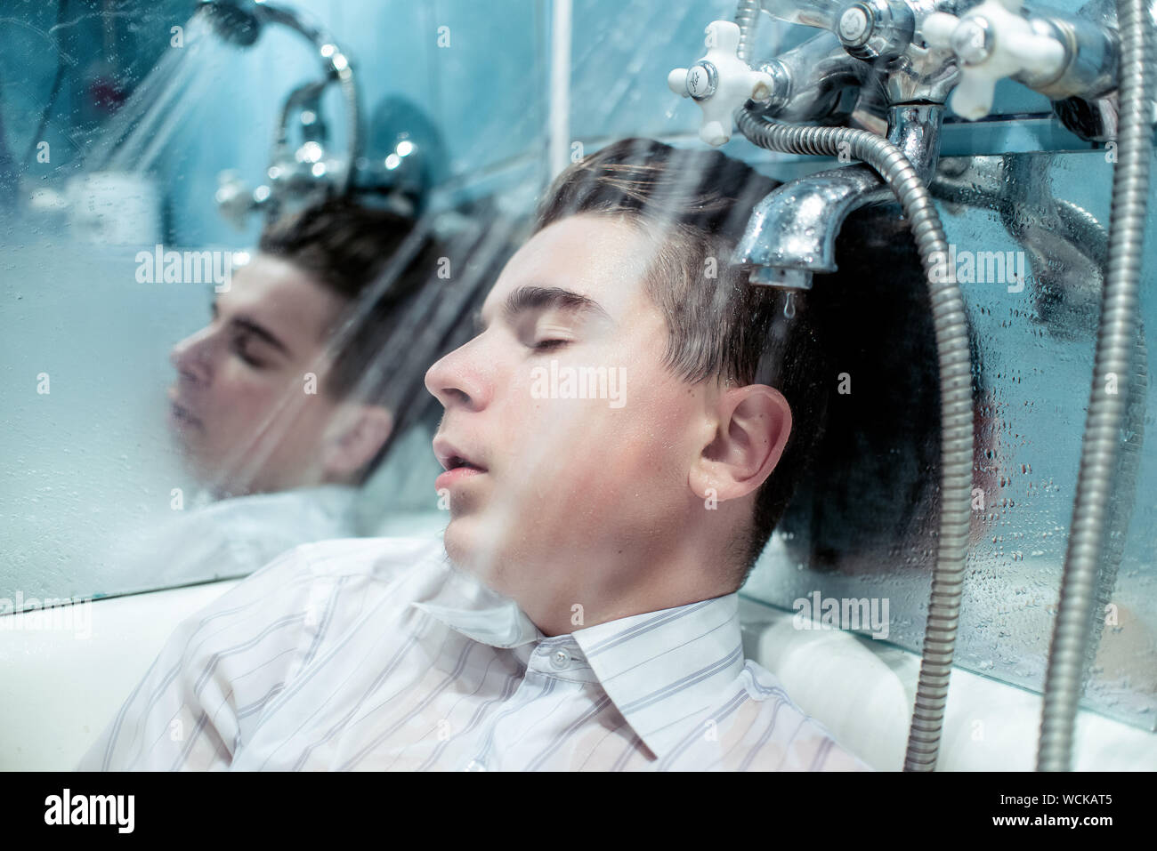 Man bathtub retro hi-res stock photography and images - Alamy