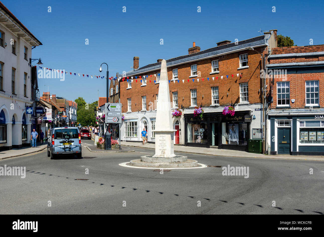 The mini roundabout at the top of the High Street in Marlow ...