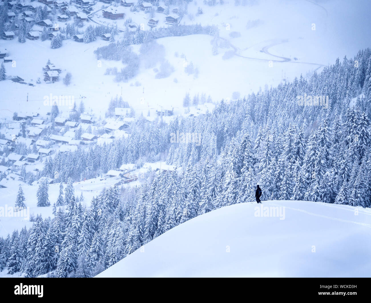 Slope drone hi-res stock photography and images - Alamy