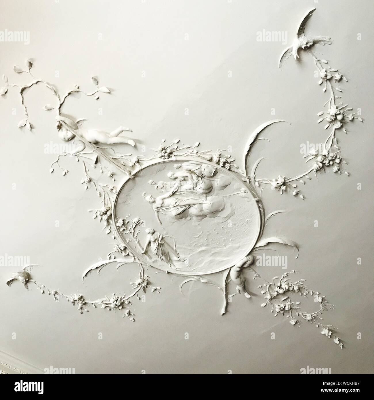 Carving ceiling hi-res stock photography and images - Alamy