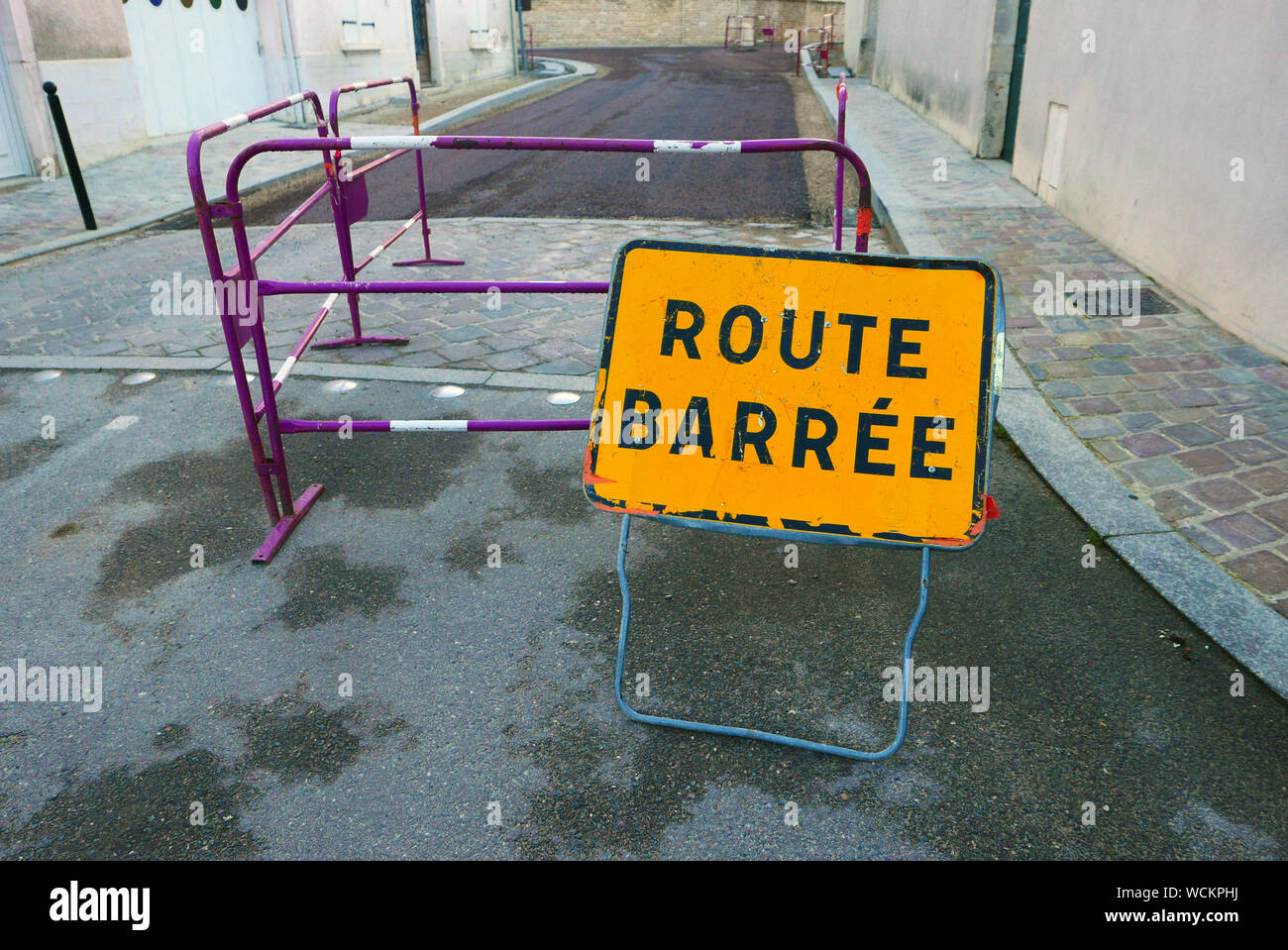 Empty barriers hi-res stock photography and images - Alamy