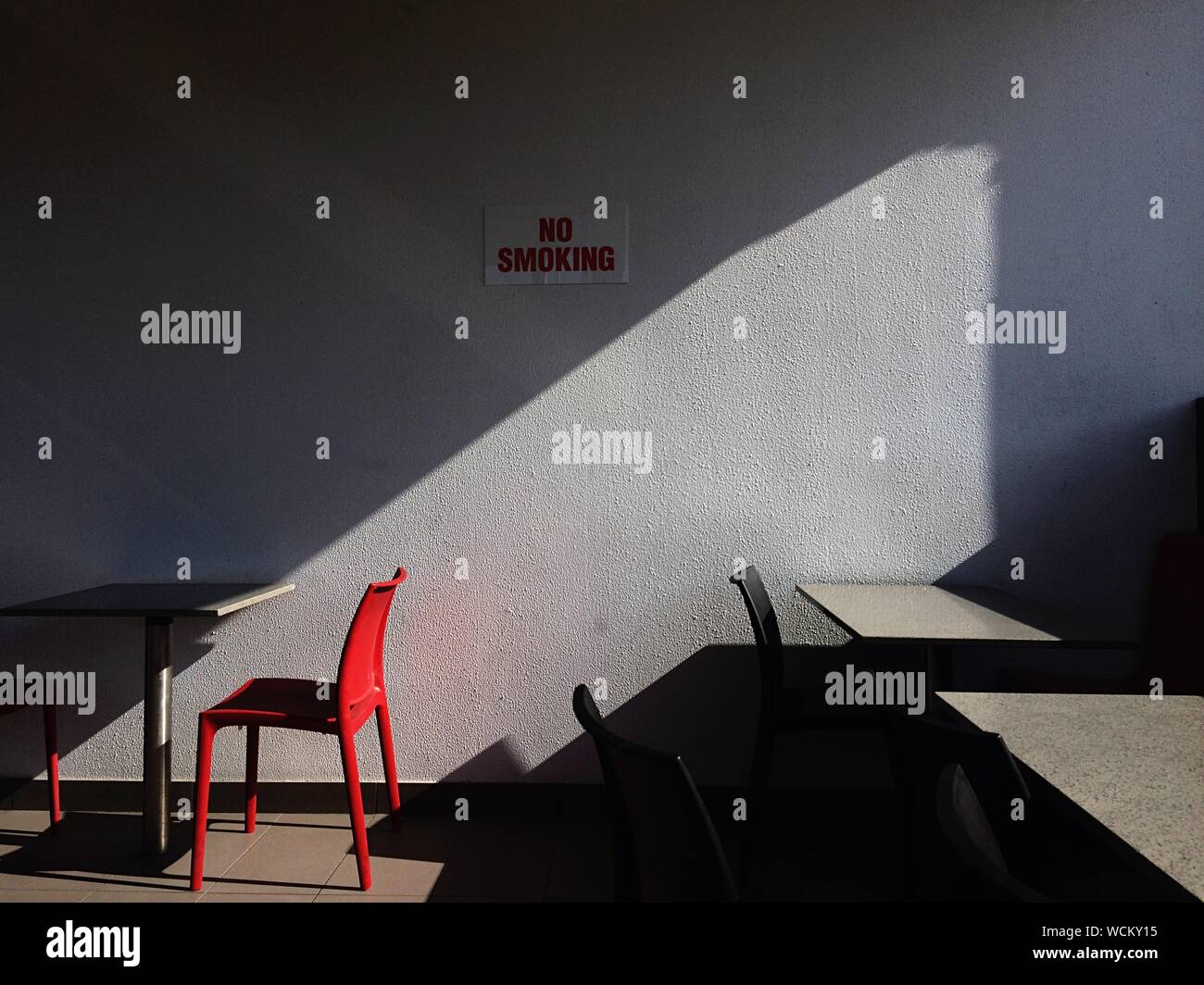 No smoking cafe hi-res stock photography and images - Alamy