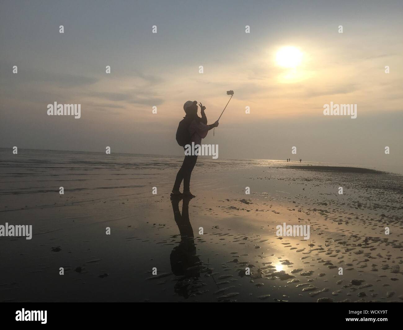 Selfie sunset hi-res stock photography and images - Alamy