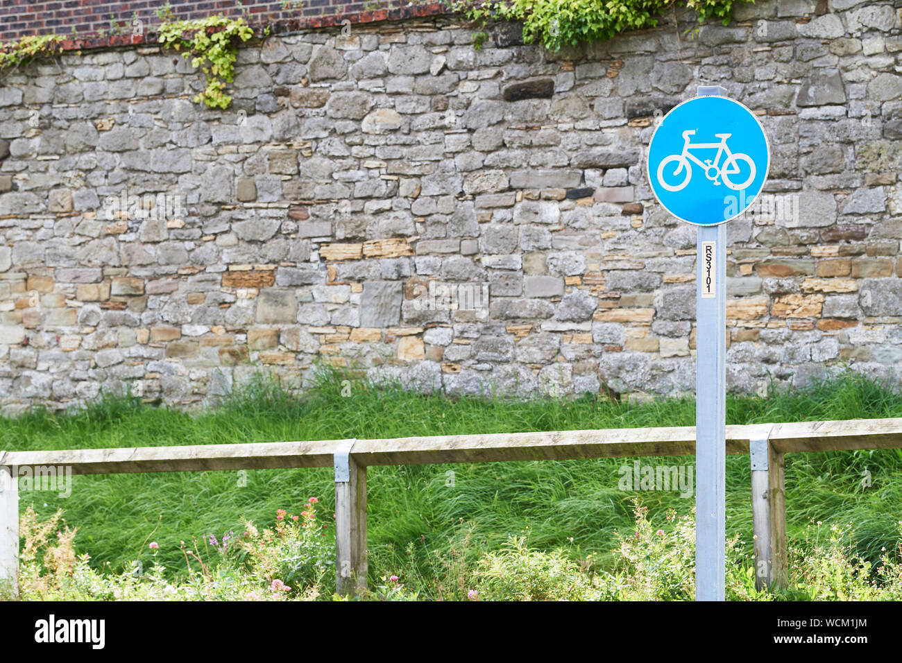 Sign for a cycle path Stock Photo - Alamy