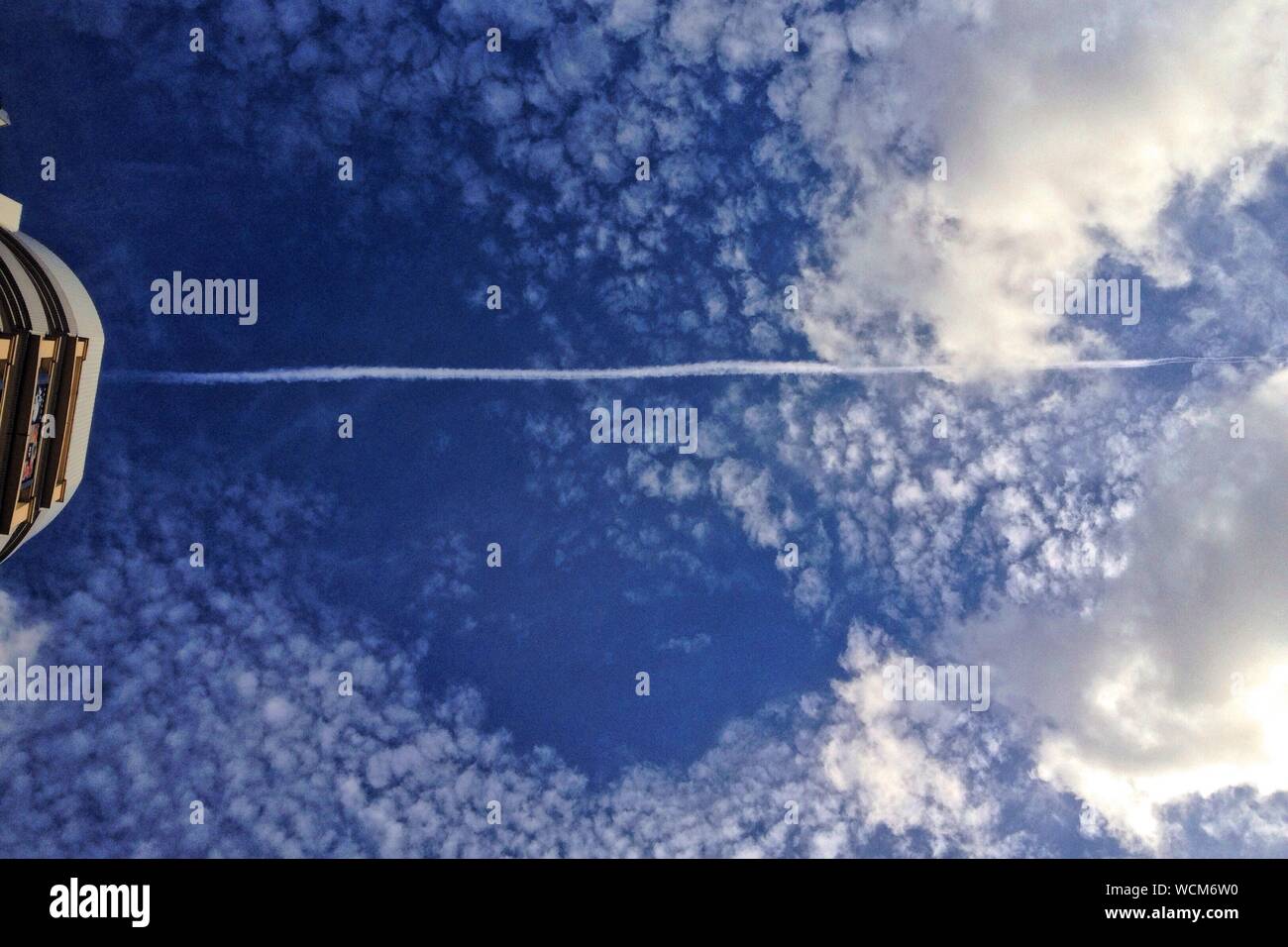 Long contrail hi-res stock photography and images - Alamy