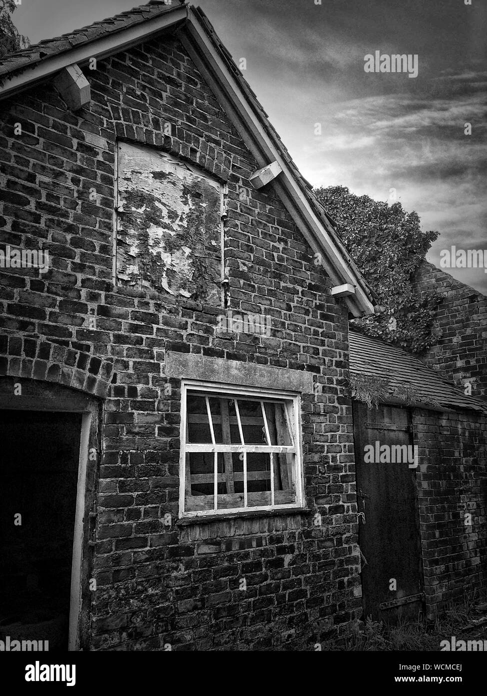 Built of bricks hi-res stock photography and images - Alamy