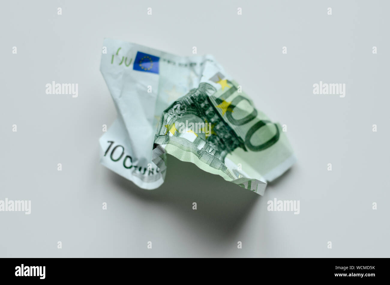 Crumpled banknote hi-res stock photography and images - Alamy