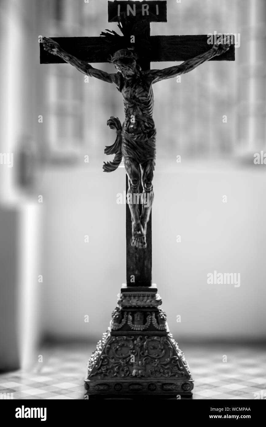 Statue of jesus on cross Black and White Stock Photos & Images - Alamy