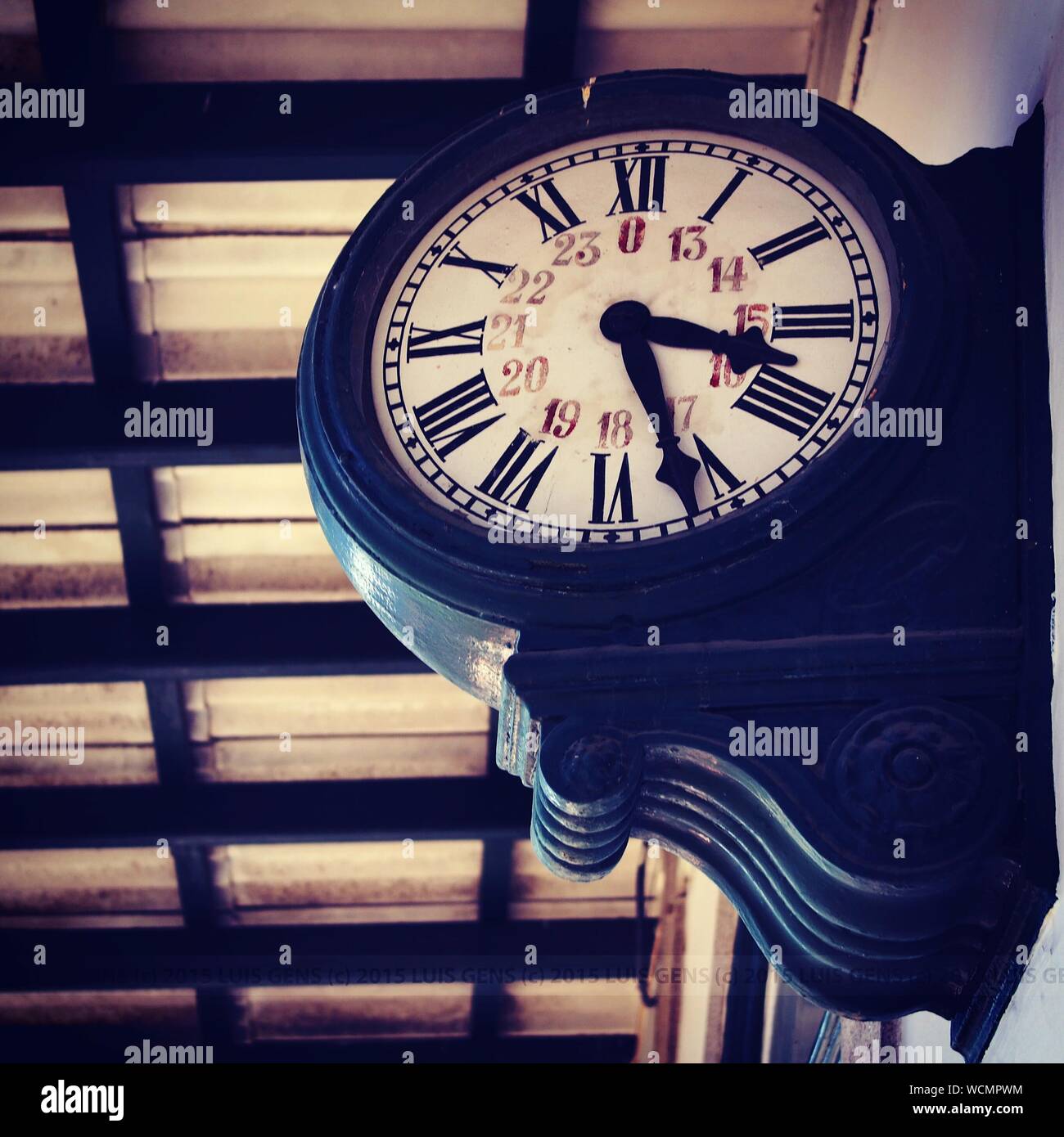 Fashioned clock hi-res stock photography and images - Alamy