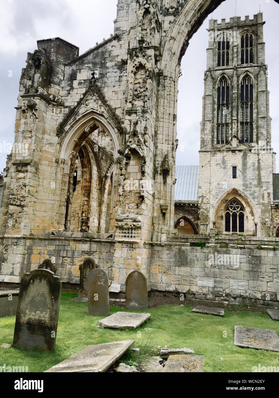Minster ruins hi-res stock photography and images - Alamy