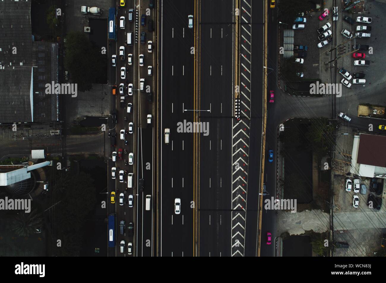 Highway traffic overhead hi-res stock photography and images - Alamy