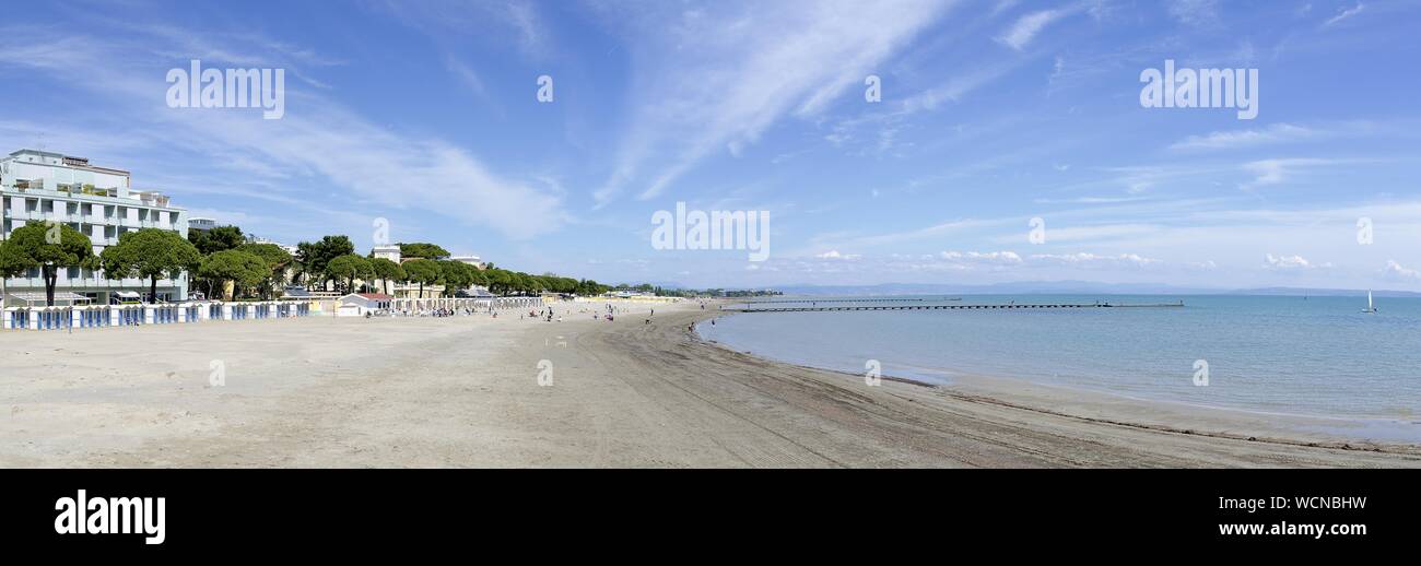 Bath beach at Grado, Italy Stock Photo - Alamy