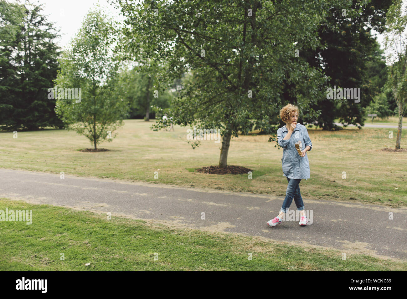 Walkway Eating High Resolution Stock Photography and Images - Alamy