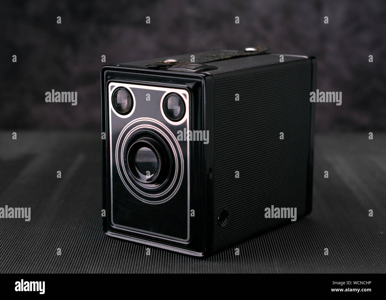 Old vintage film photo camera hi-res stock photography and images - Alamy