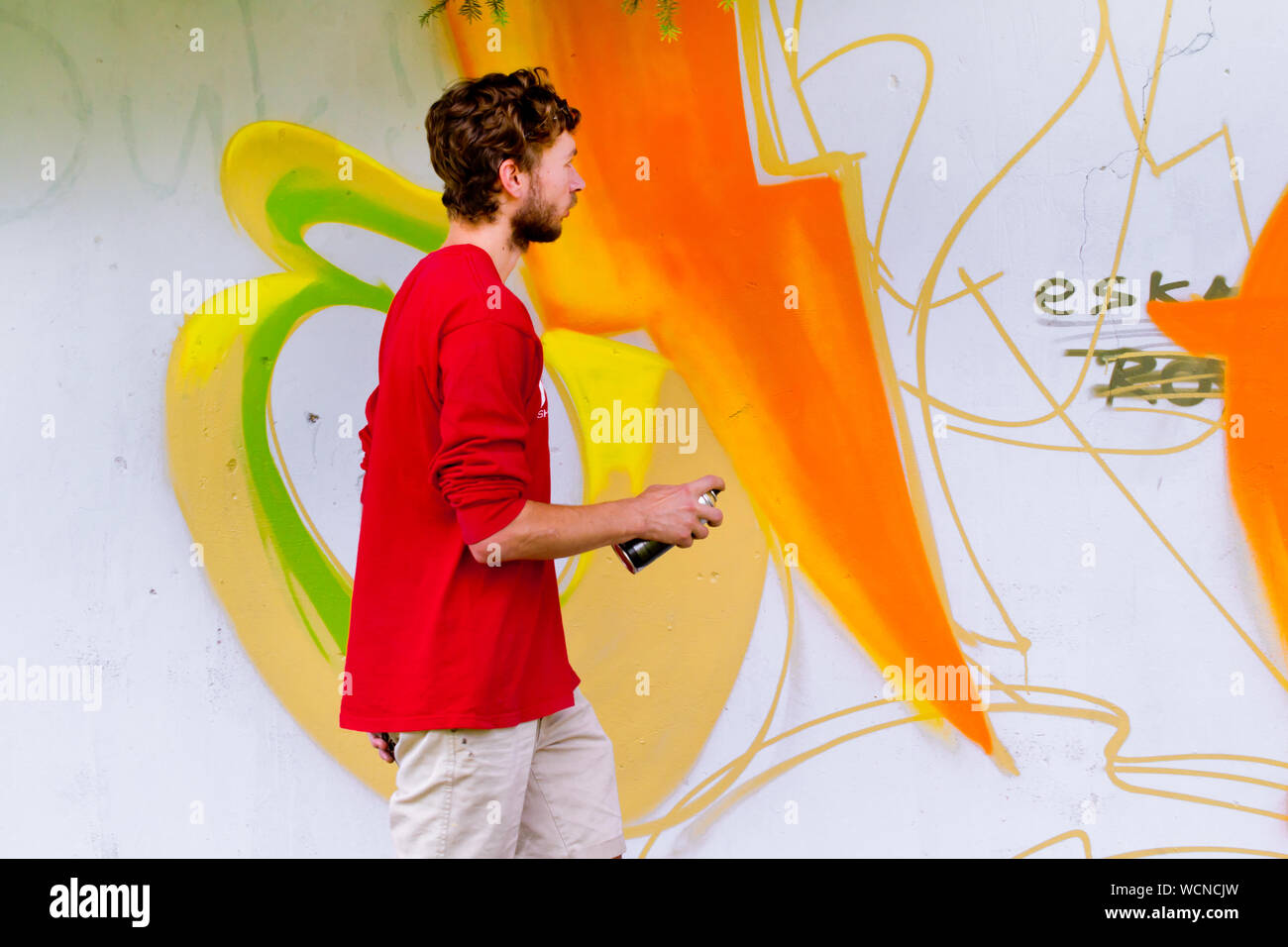 Spray painting wall hi-res stock photography and images - Alamy