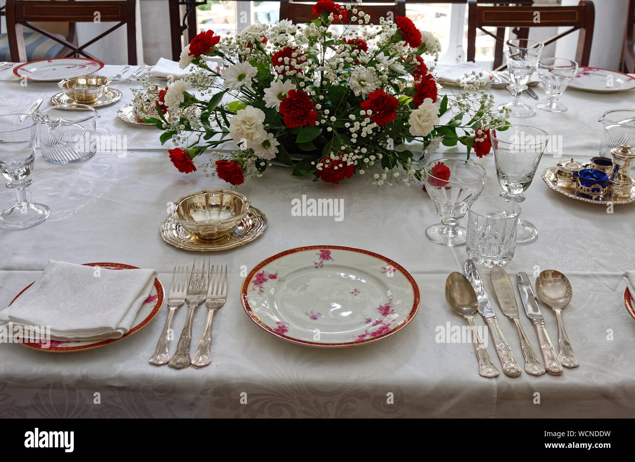 Formal dining hi-res stock photography and images - Alamy