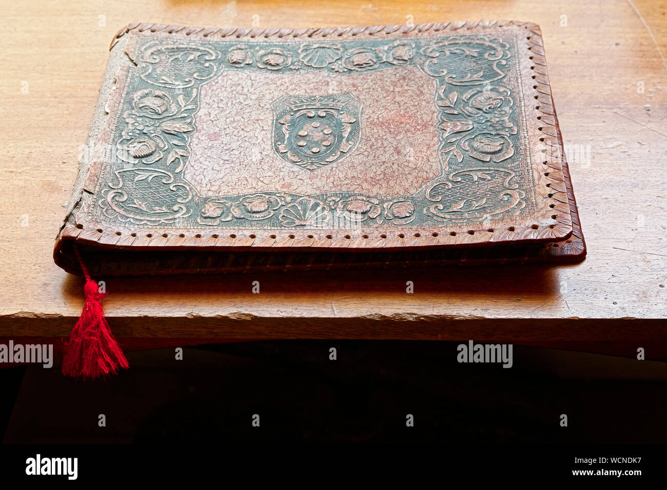 Antique book binding hi-res stock photography and images - Alamy